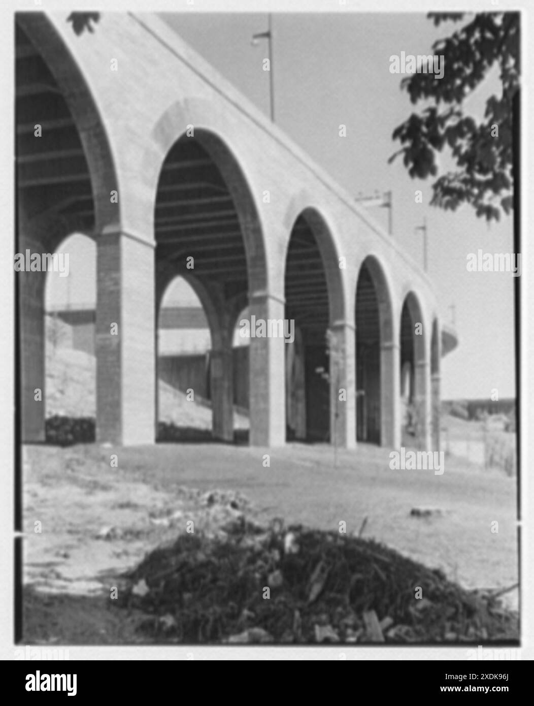 Bronx-George Washington Bridge (tunnel connection). Vertical arches ...