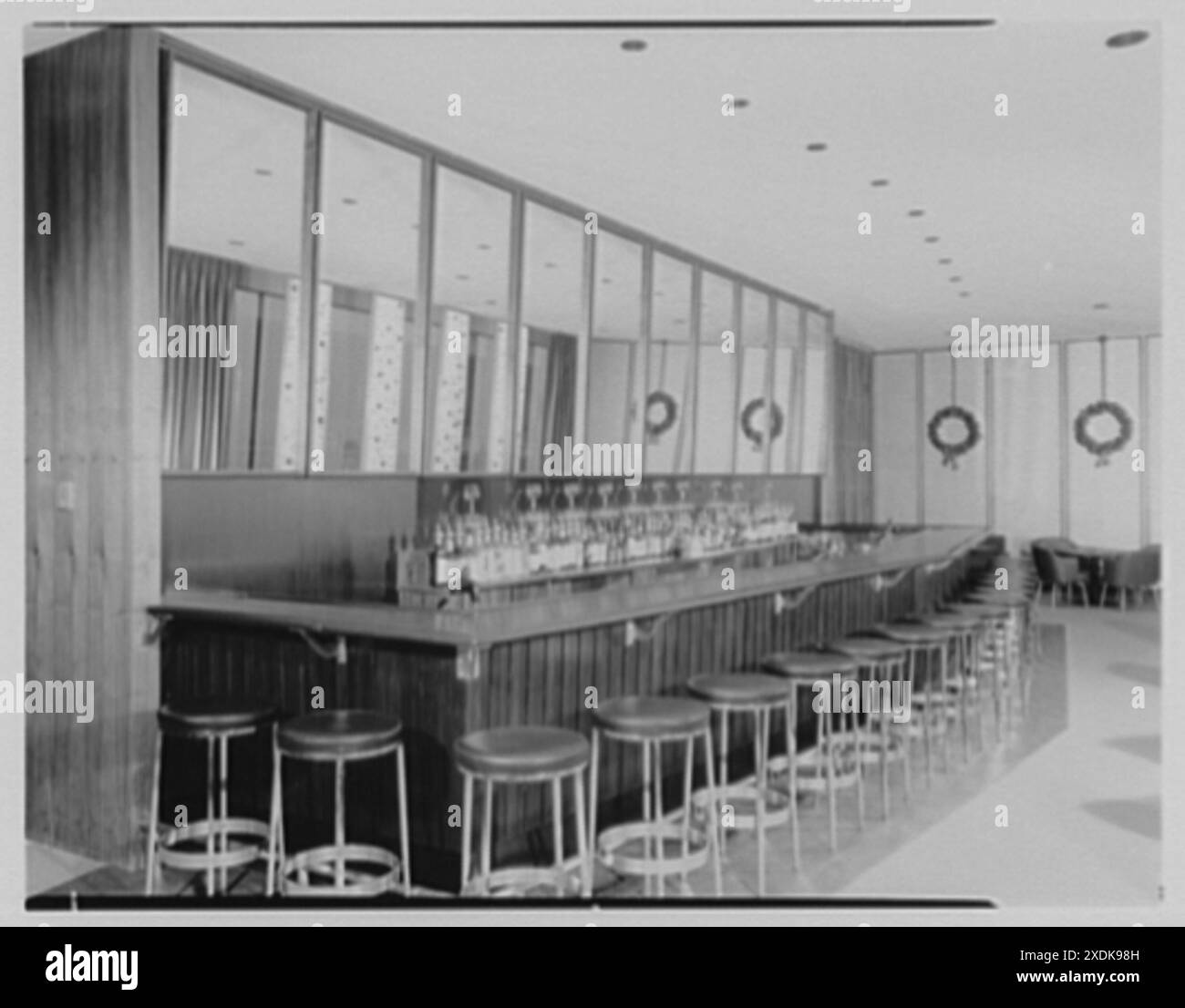 Hemisphere Club, Time-Life Building, Rockefeller Center. Bar. Gottscho ...