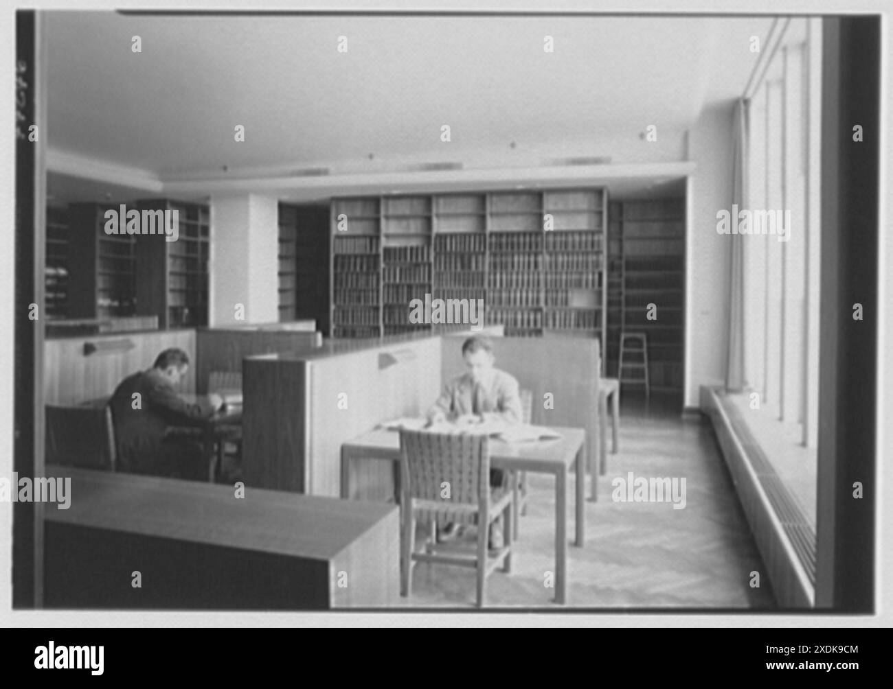 Hoffmann-LaRoche Inc., Nutley, New Jersey. Library, side view, from ...