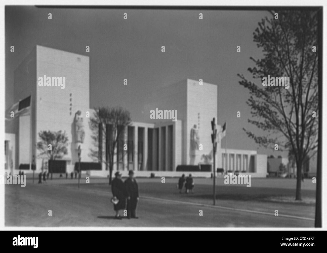 Federal building grounds Black and White Stock Photos & Images - Alamy