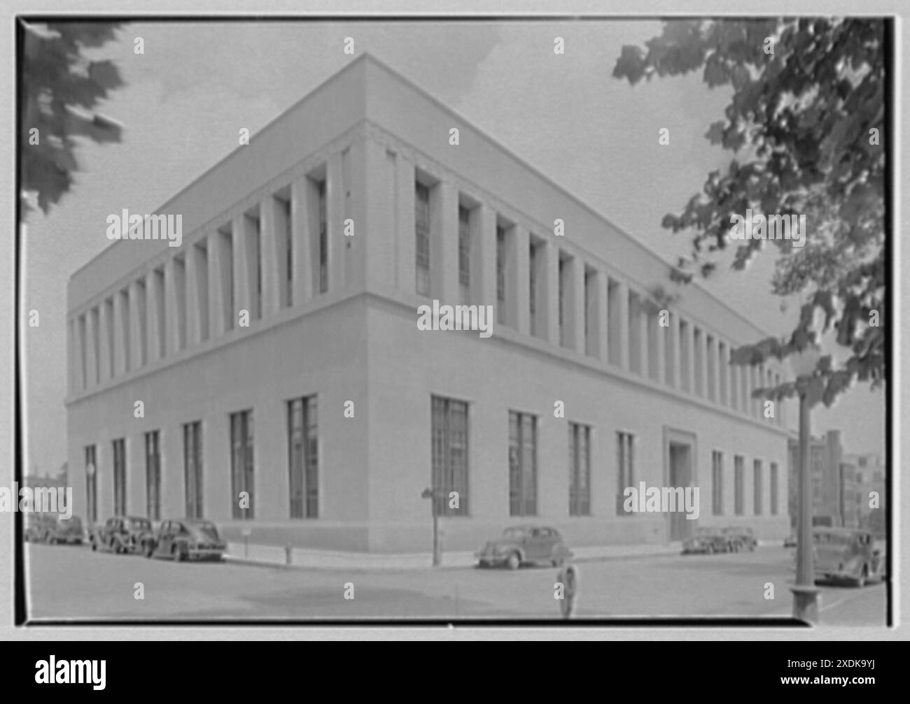 Virginia State Library & Courthouse, Richmond, Virginia. Library facade ...