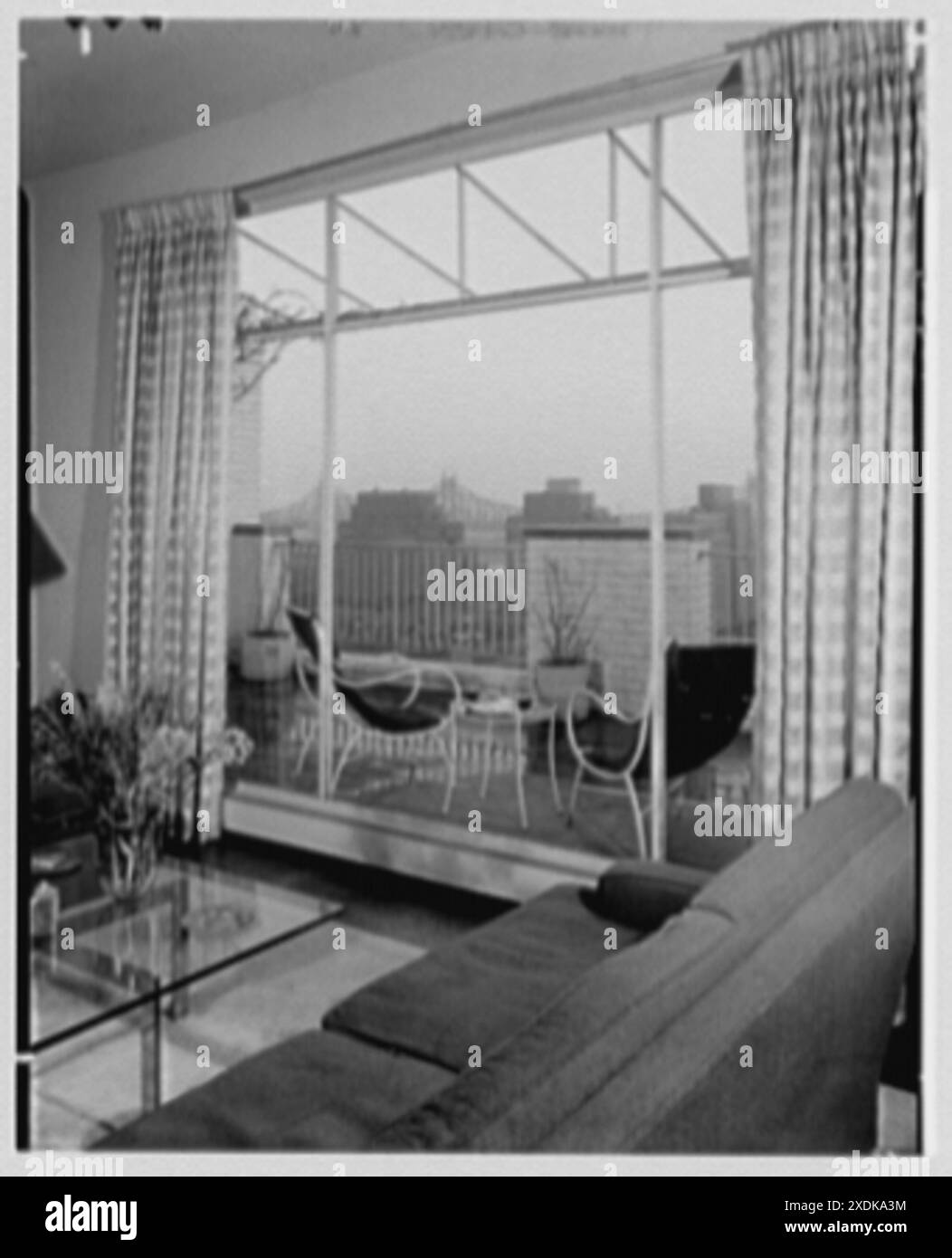 Robert Carson, residence on E. 79th St., New York City. Bridge through ...