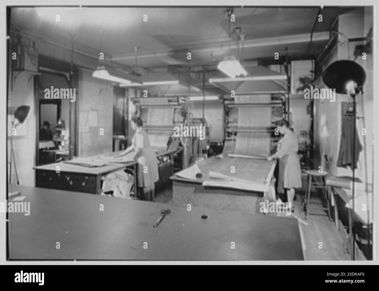 Louis Frey Co., Inc., 30 Church St., New York. Interior, with machines ...