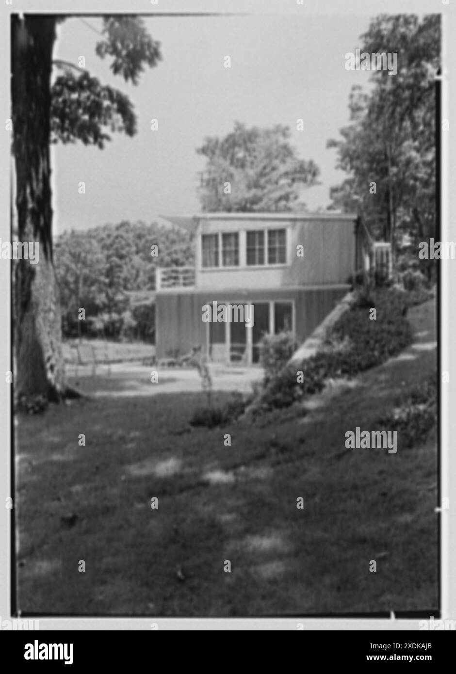 Norman Kent, residence on Easton Rd., Weston, Connecticut. Vertical ...