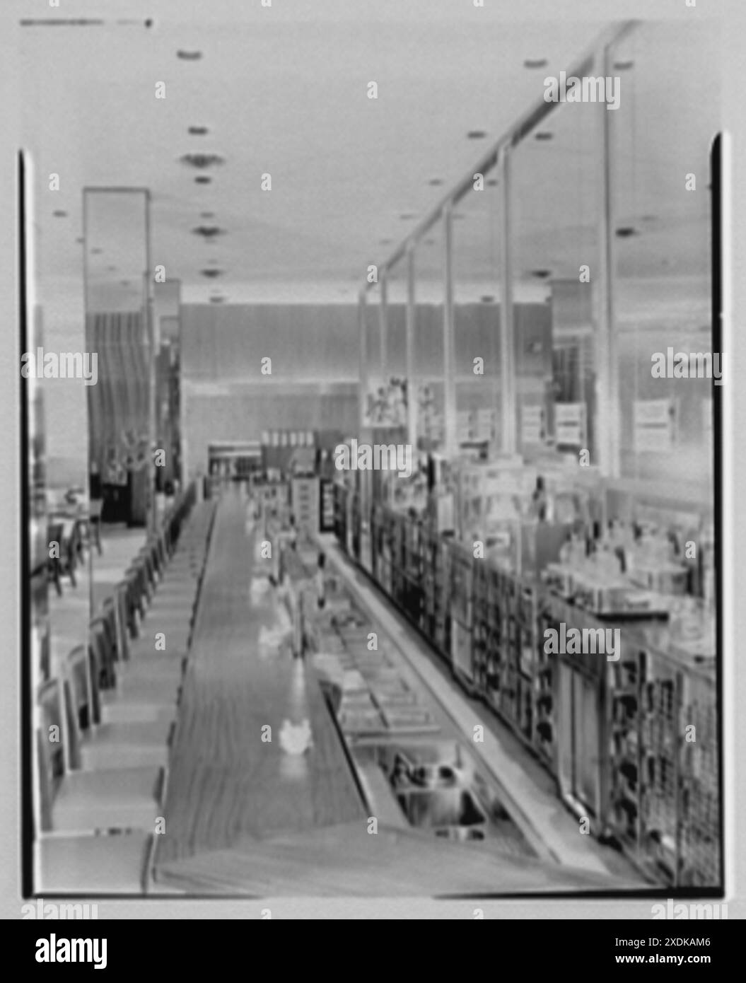 Schrafft's, 488 Madison Ave., New York City. Soda fountain II. Gottscho ...