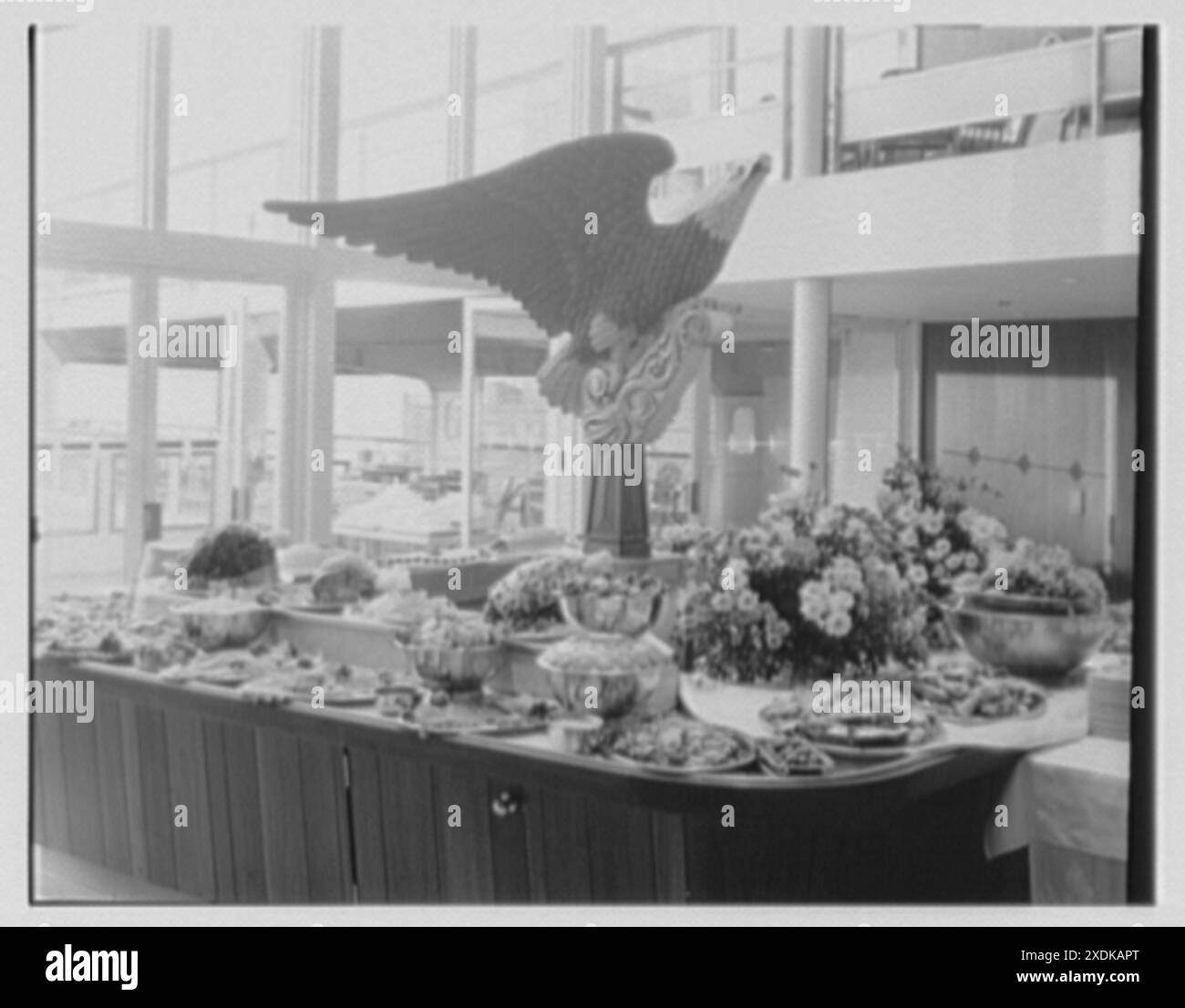 Under eagle Black and White Stock Photos & Images - Alamy