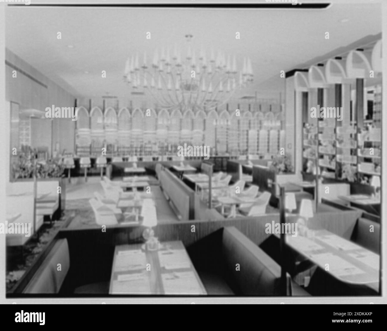 Howard johnson’s restaurant new york hi-res stock photography and ...