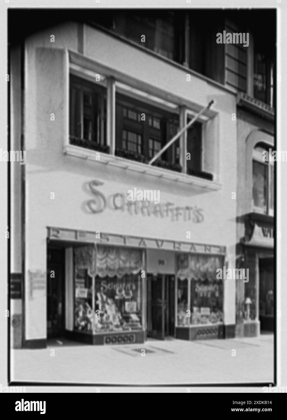 Schraffts restaurant exterior hi-res stock photography and images - Alamy