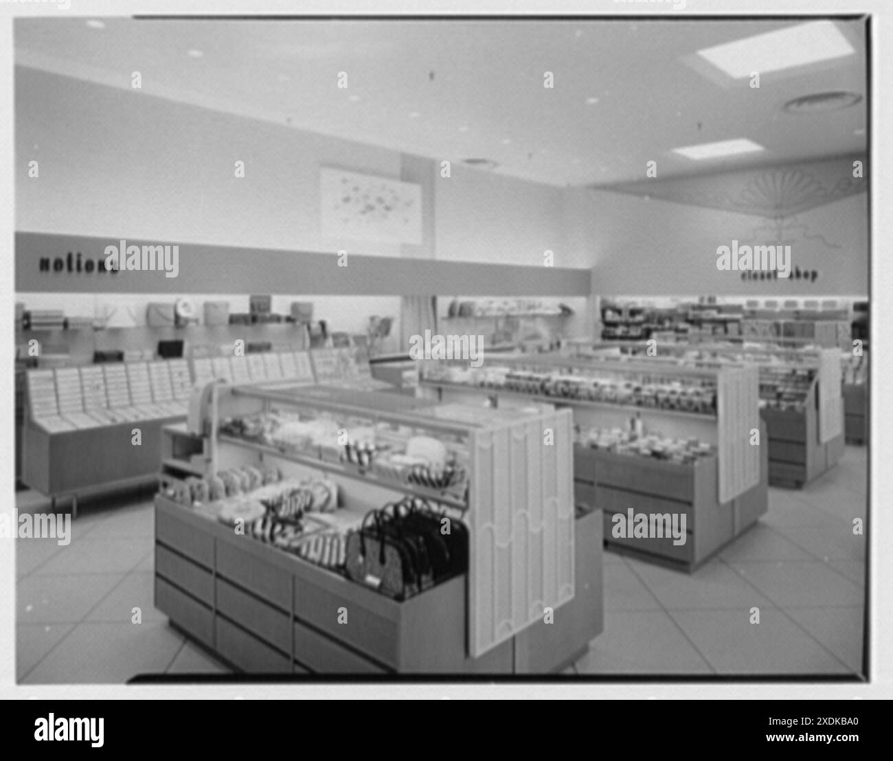 Burdine's department store, business in 163rd St. Shopping Center ...