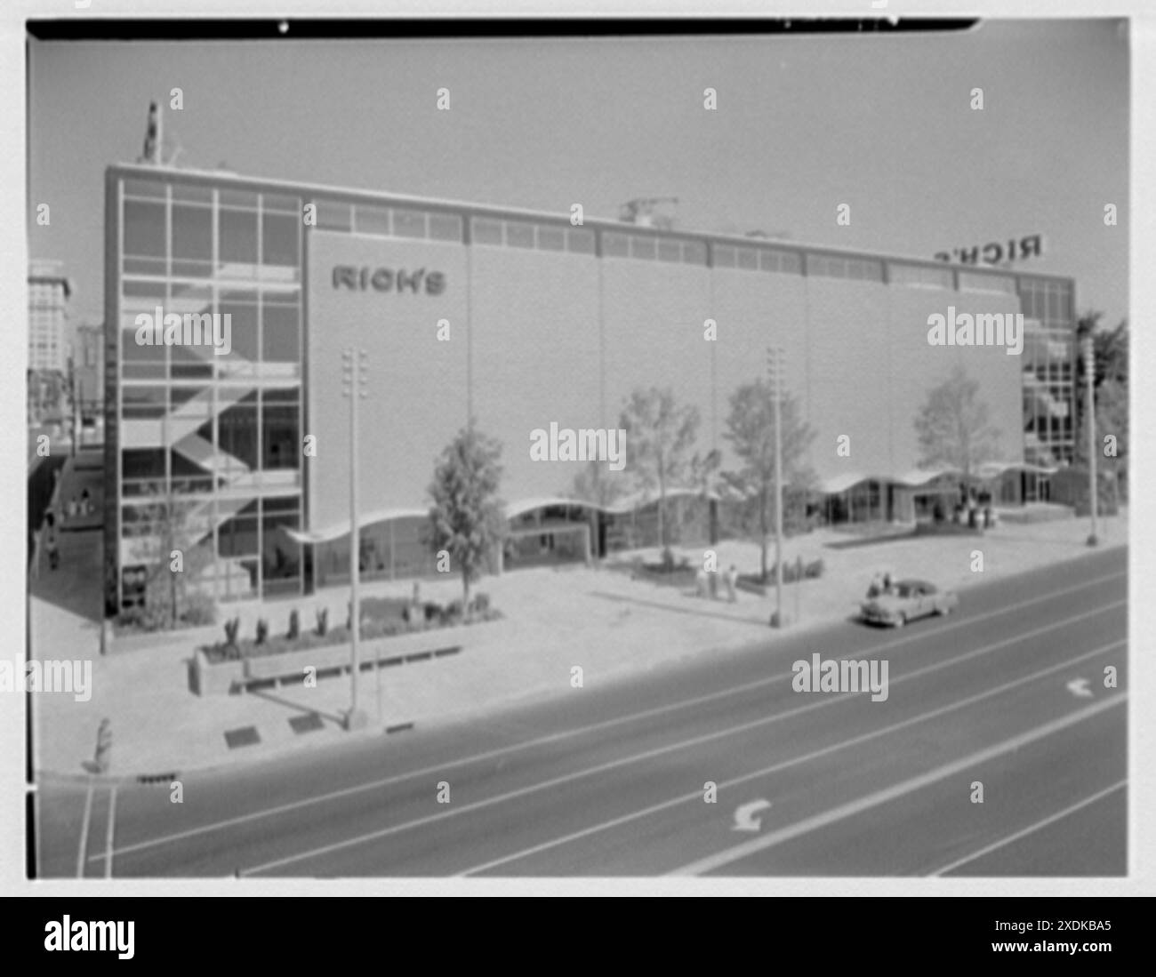Rich's department store, business in Knoxville, Tennessee. Exterior ...