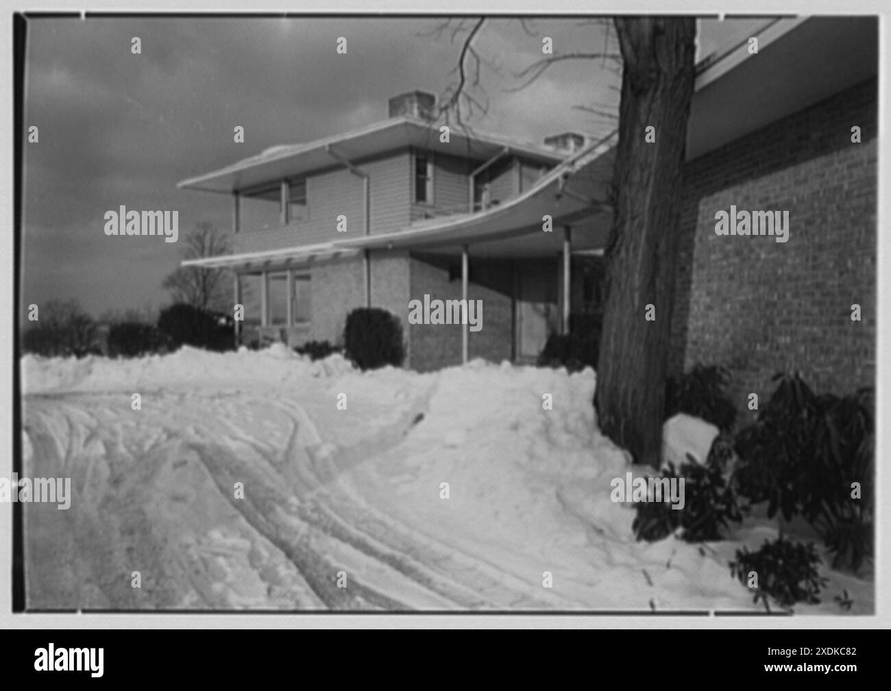 Bernard Tomson, residence at 1 Shore Dr., Kings Point, Great Neck, Long ...