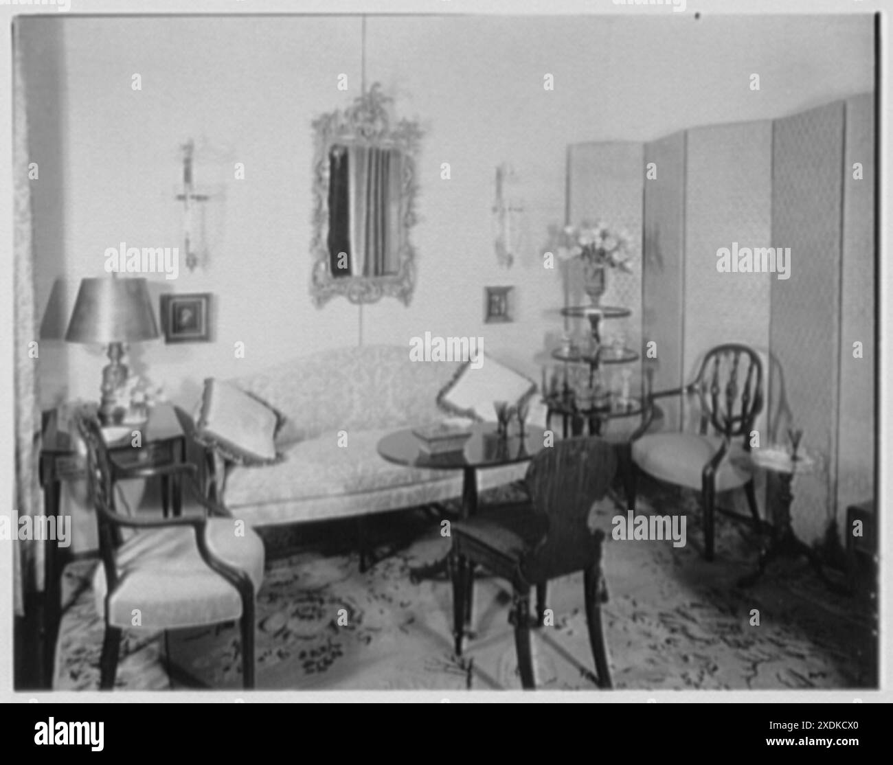 Elizabeth draper Black and White Stock Photos & Images - Alamy