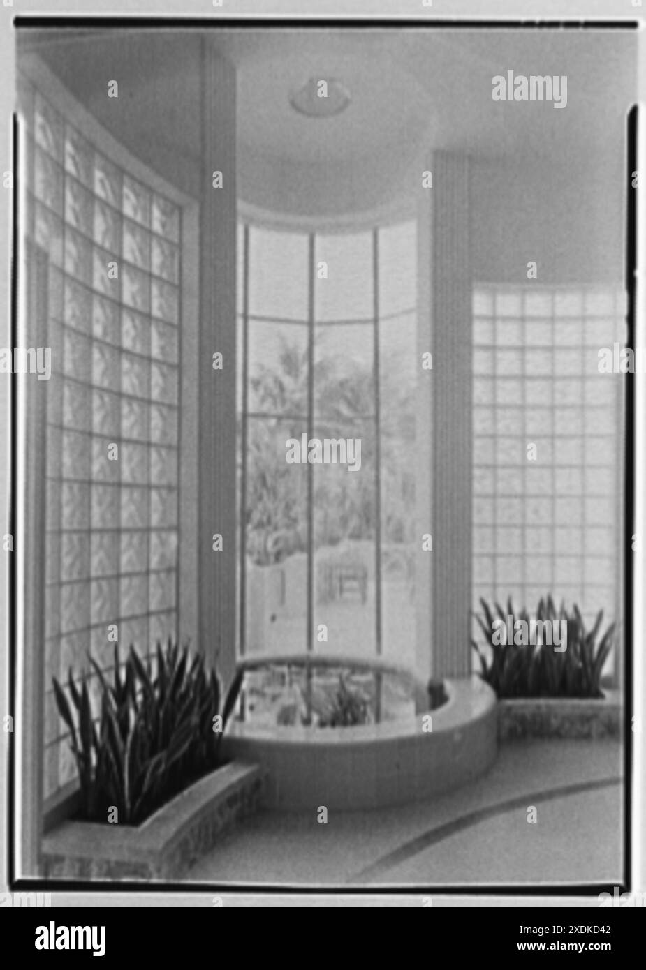 Raleigh Hotel, Collins Ave., Miami Beach, Florida. Glass bay. Gottscho ...