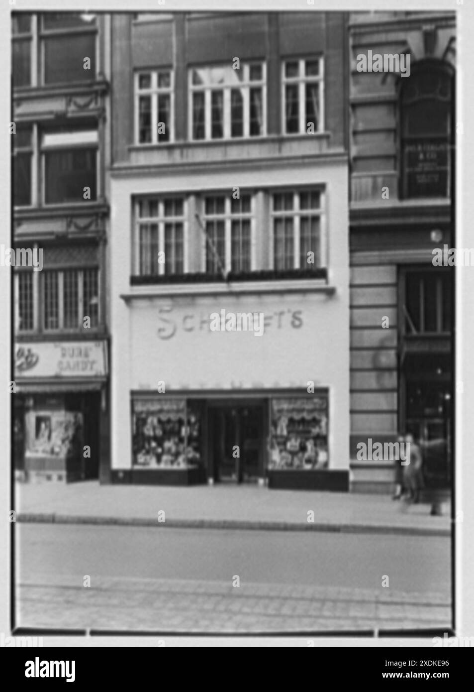 Schrafft's, 13 E. 42nd St., New York City. Exterior. Gottscho ...