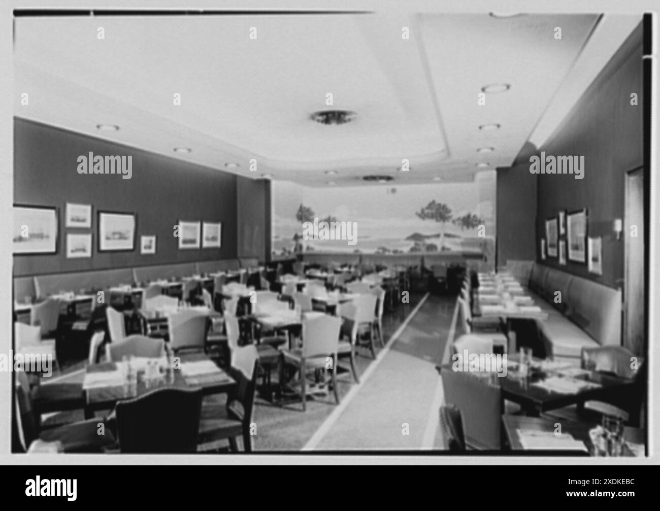 Schrafft's, Fulton and Smith Sts., Brooklyn. Men's grill. Gottscho ...