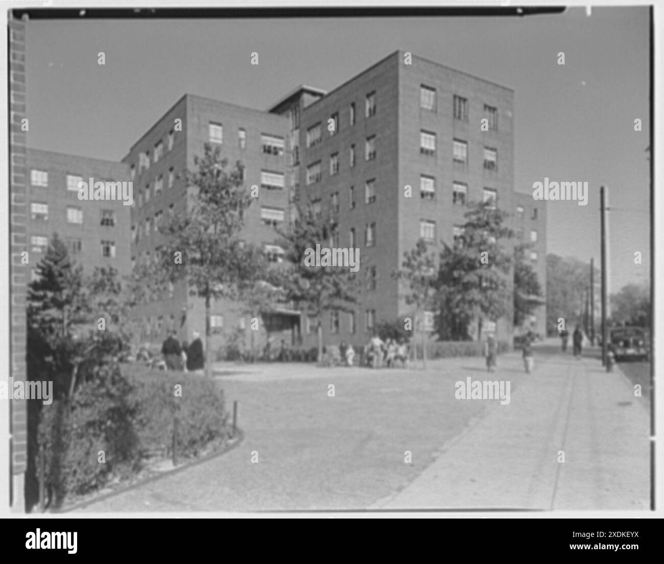 Kingsboro Houses, 1881 Pacific St., Brooklyn. VII. Gottscho-Schleisner ...