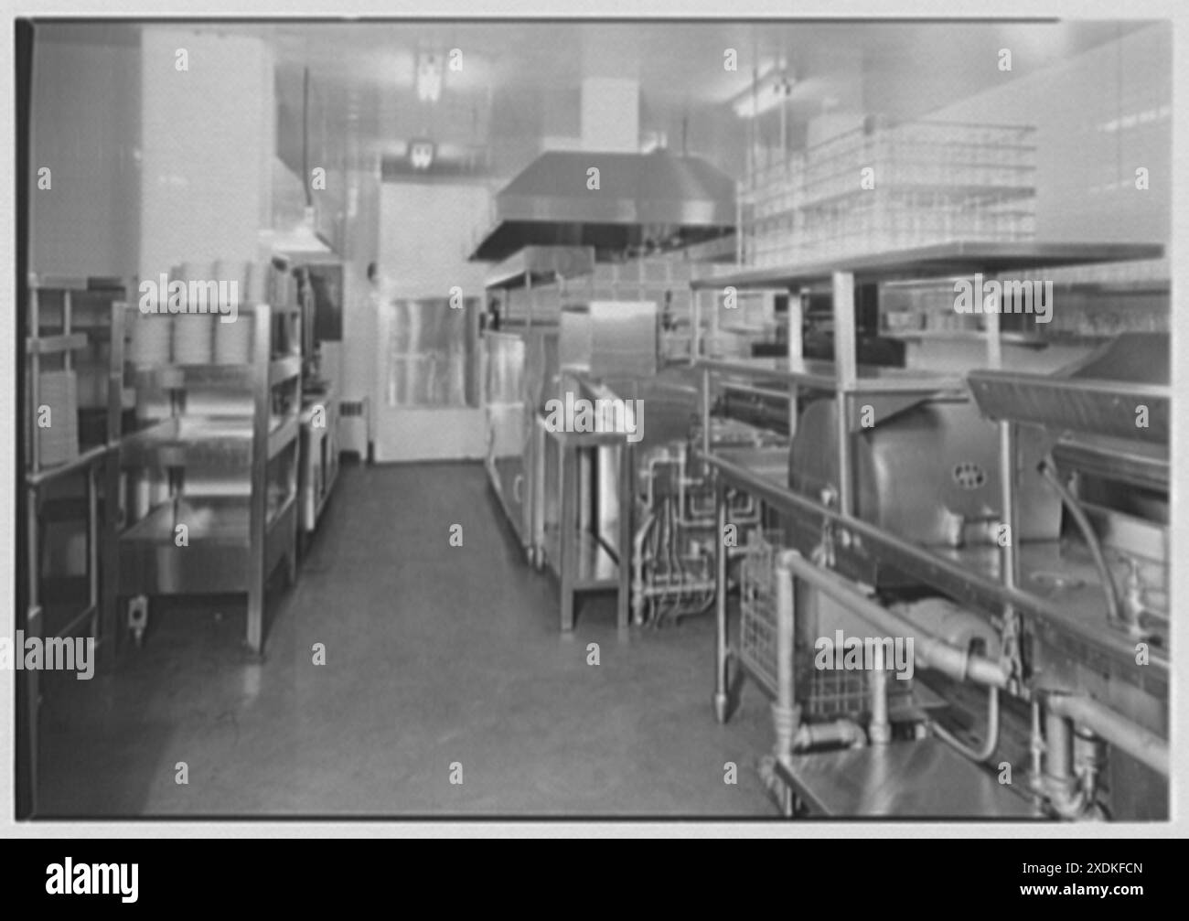 Schrafft's, 57th St. and 3rd Ave., New York City. Interior. Gottscho ...