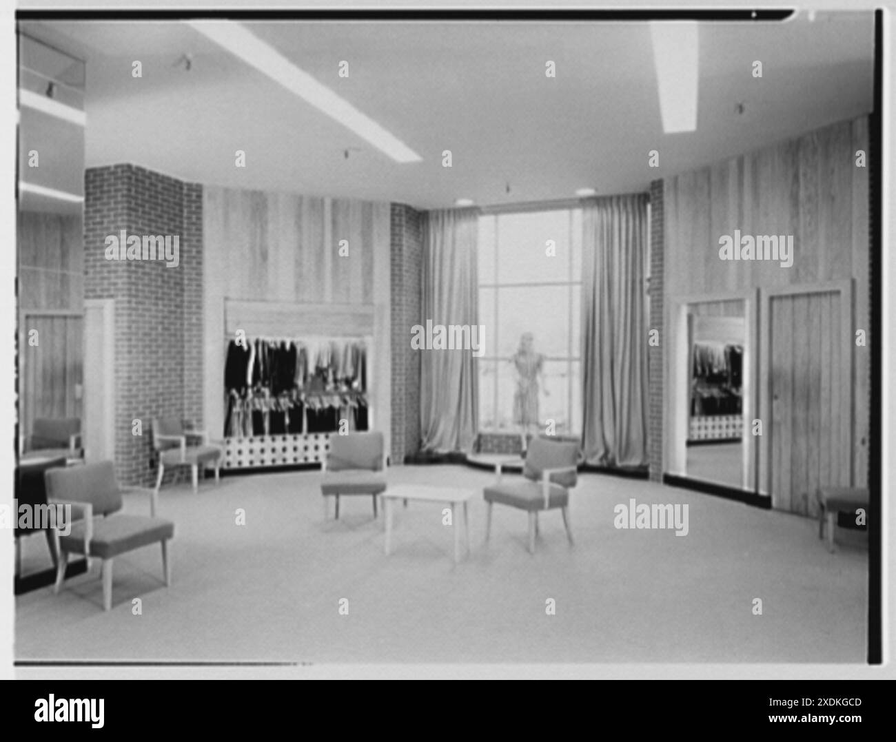 Franklin Simon, business in Garden City, Long Island, New York. Main ...