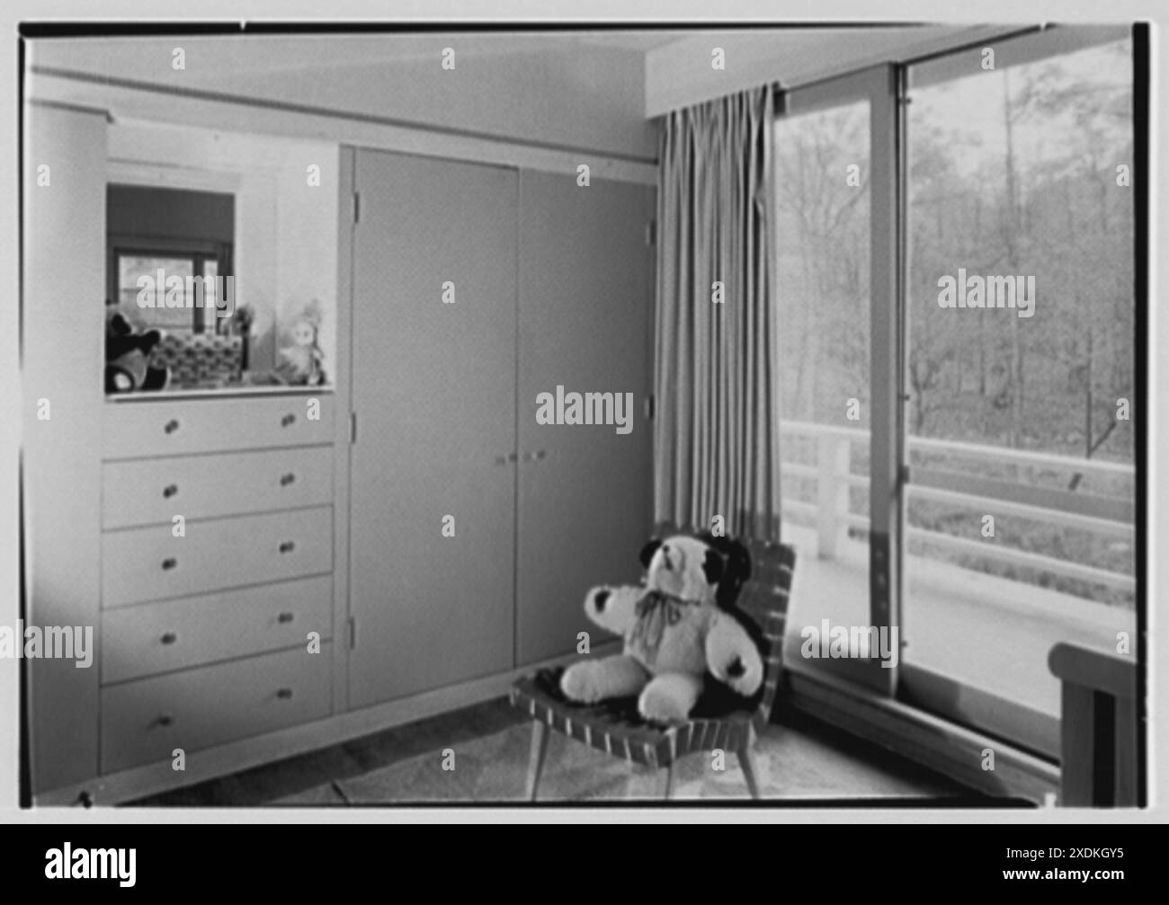 Norman Kent, residence in Weston, Connecticut. Child's room, built-in ...