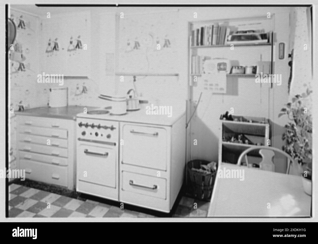 Mrs. Morris Weiner, residence in Woodbury, Connecticut. View toward ...