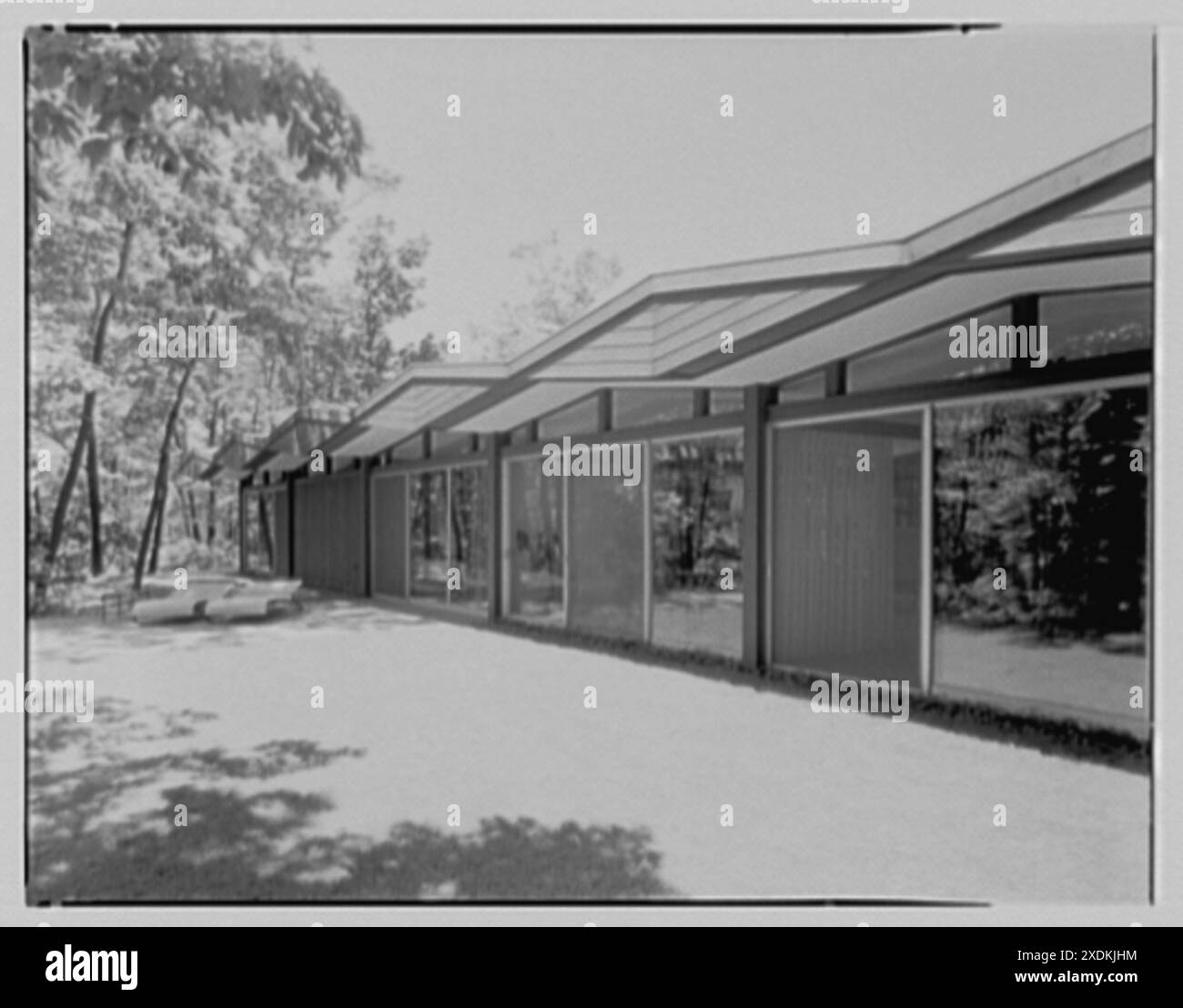 Anthony Ellner, Jr., residence on Hilltop Rd., Syosset, New York. Rear ...