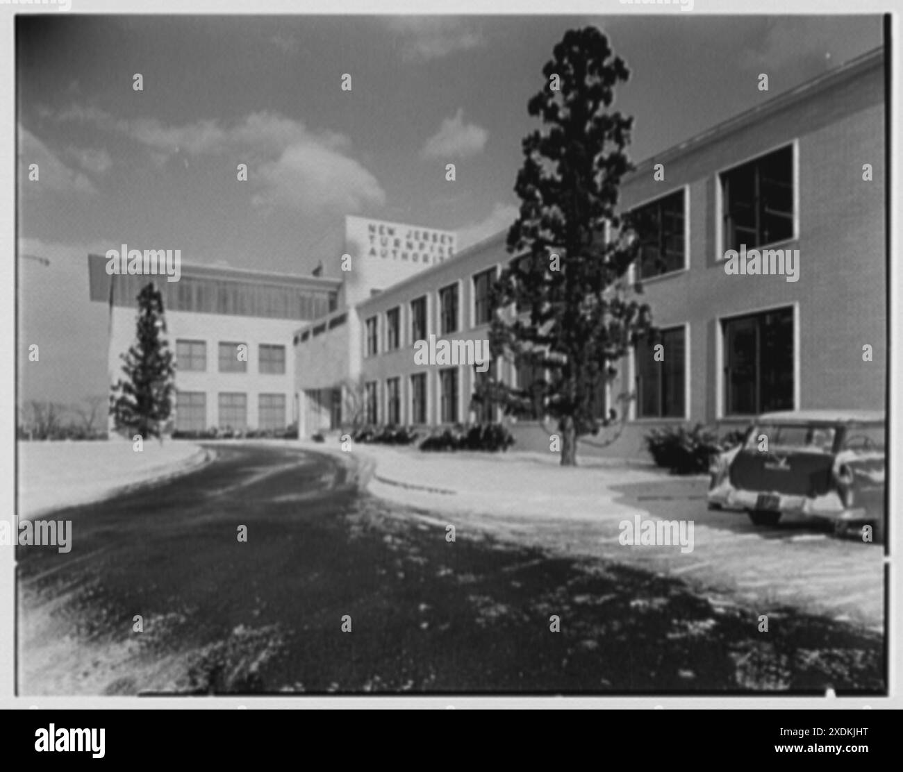 New Jersey Turnpike Authority, office building, New Brunswick. Exterior ...