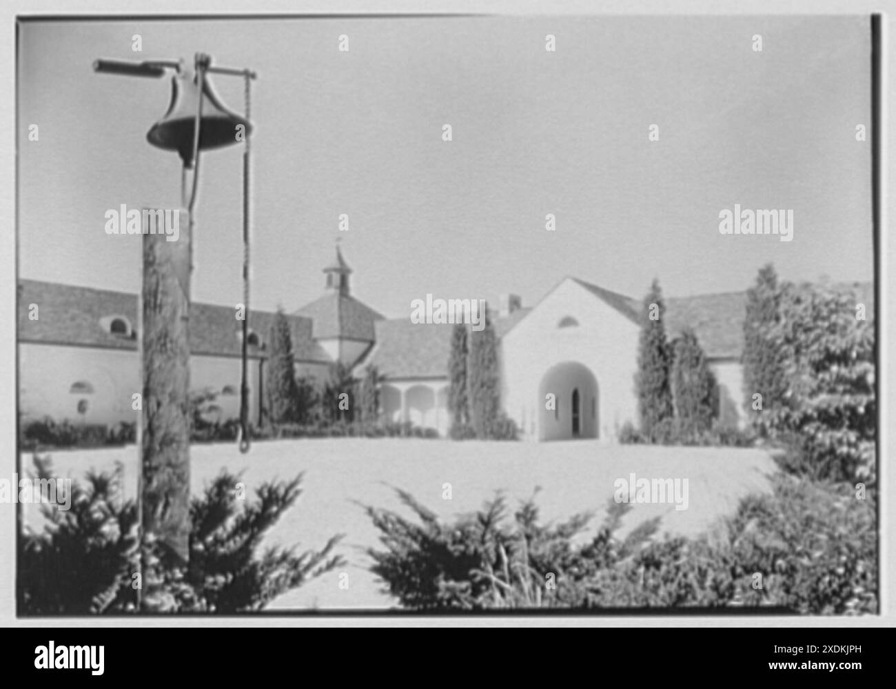 Geraldyn L. Redmond, residence in Brookville, Long Island. Bell and ...