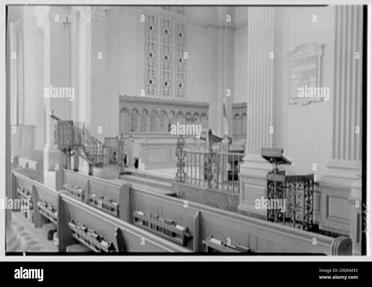 Central park entrance ave Black and White Stock Photos & Images - Alamy