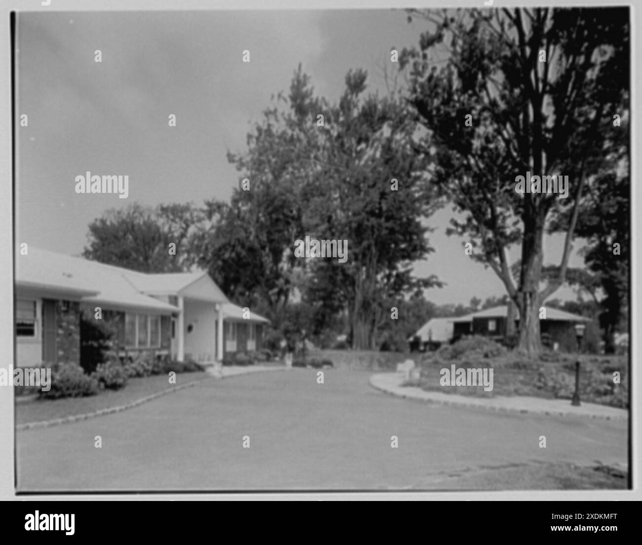 Kane, residence in Kings Point, Great Neck, Long Island. Entrance ...