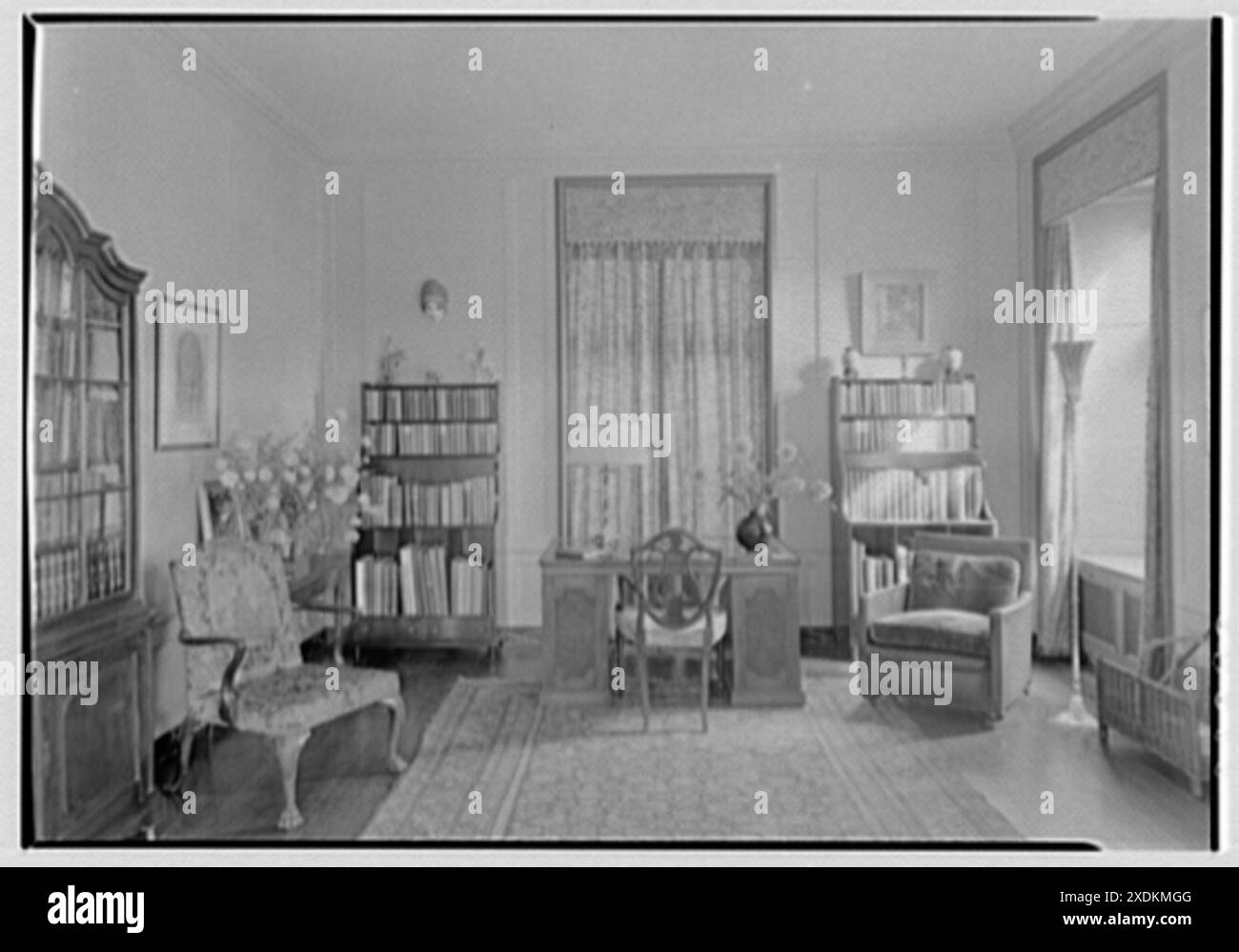 H.T. Lindeberg, residence in Locust Valley, Long Island. Library, to ...