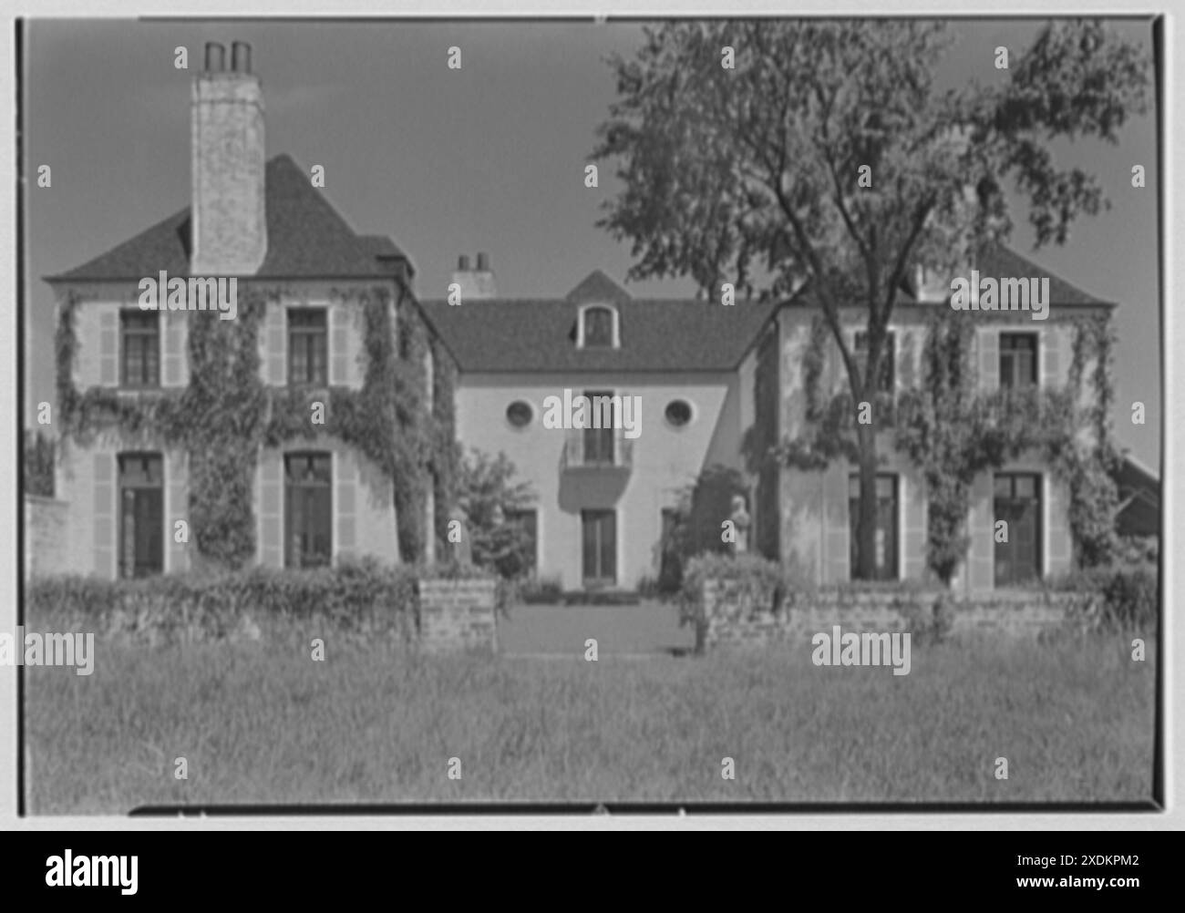 Mrs. Stanley Martineau, residence in Locust Valley, Long Island. South ...