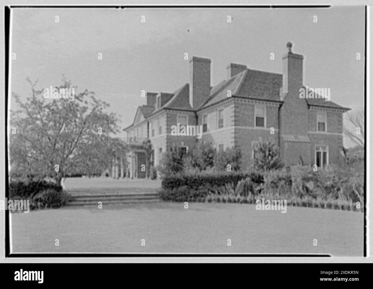 Bernard Peyton, residence in Princeton, New Jersey. Rear facade, sharp ...