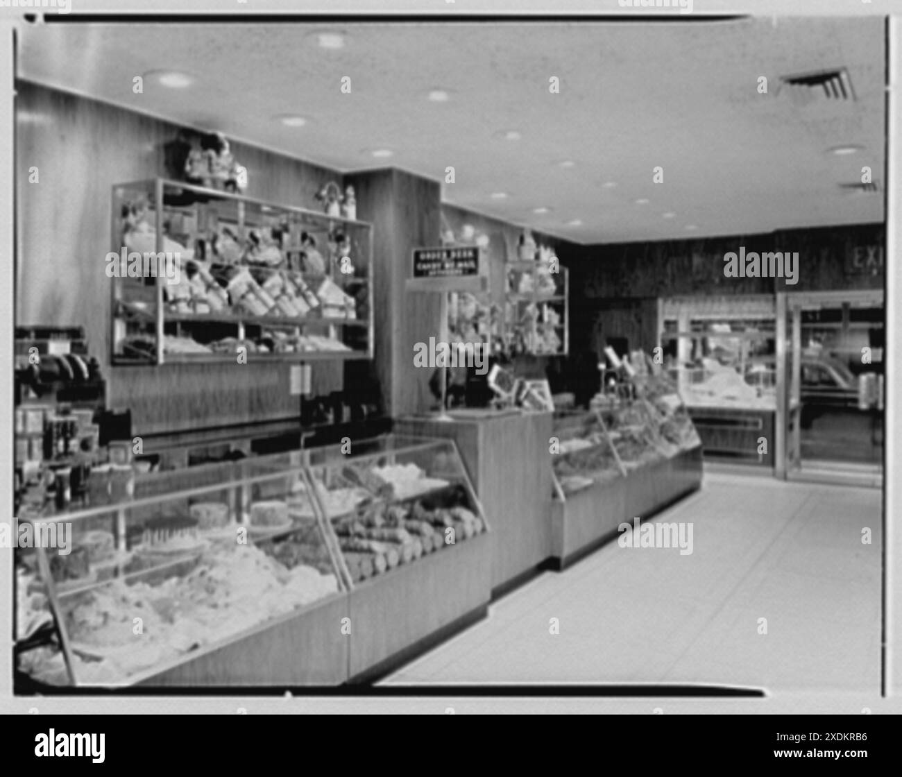 Schrafft's, 990 Madison Ave., New York City. Candy counter. Gottscho ...