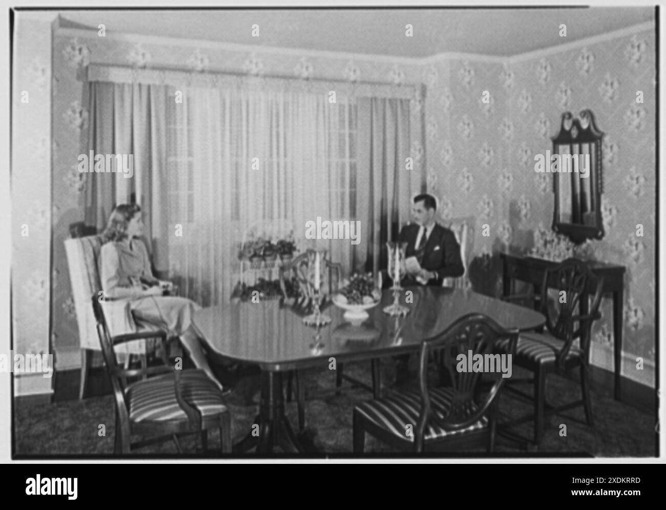 Gimbel Brothers, business in Philadelphia, Pennsylvania. Dining room ...