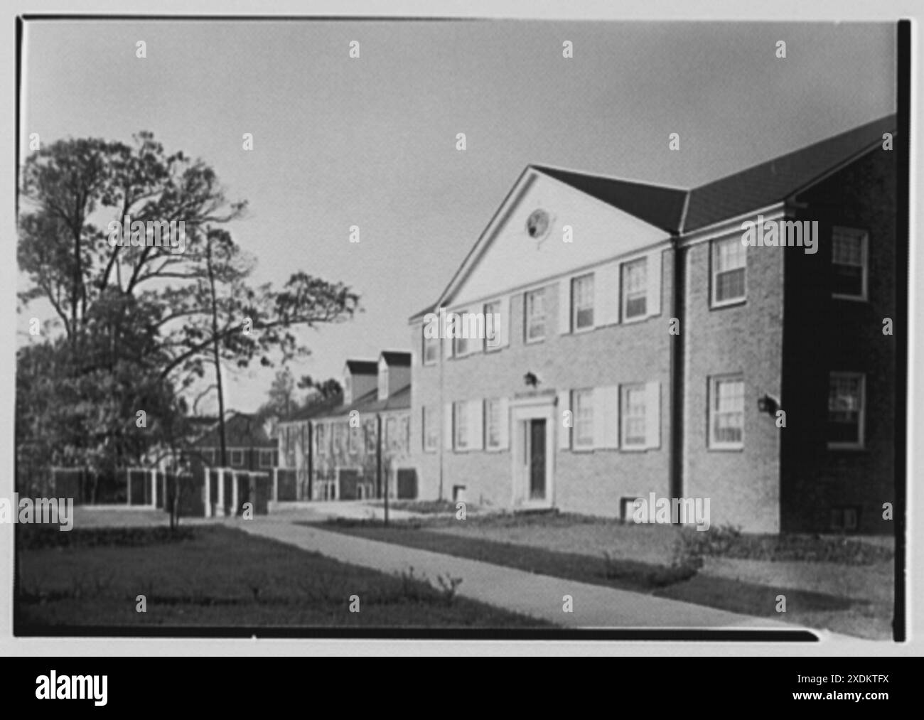 Green Acres, Verona, New Jersey. Exterior VIII. Gottscho-Schleisner ...
