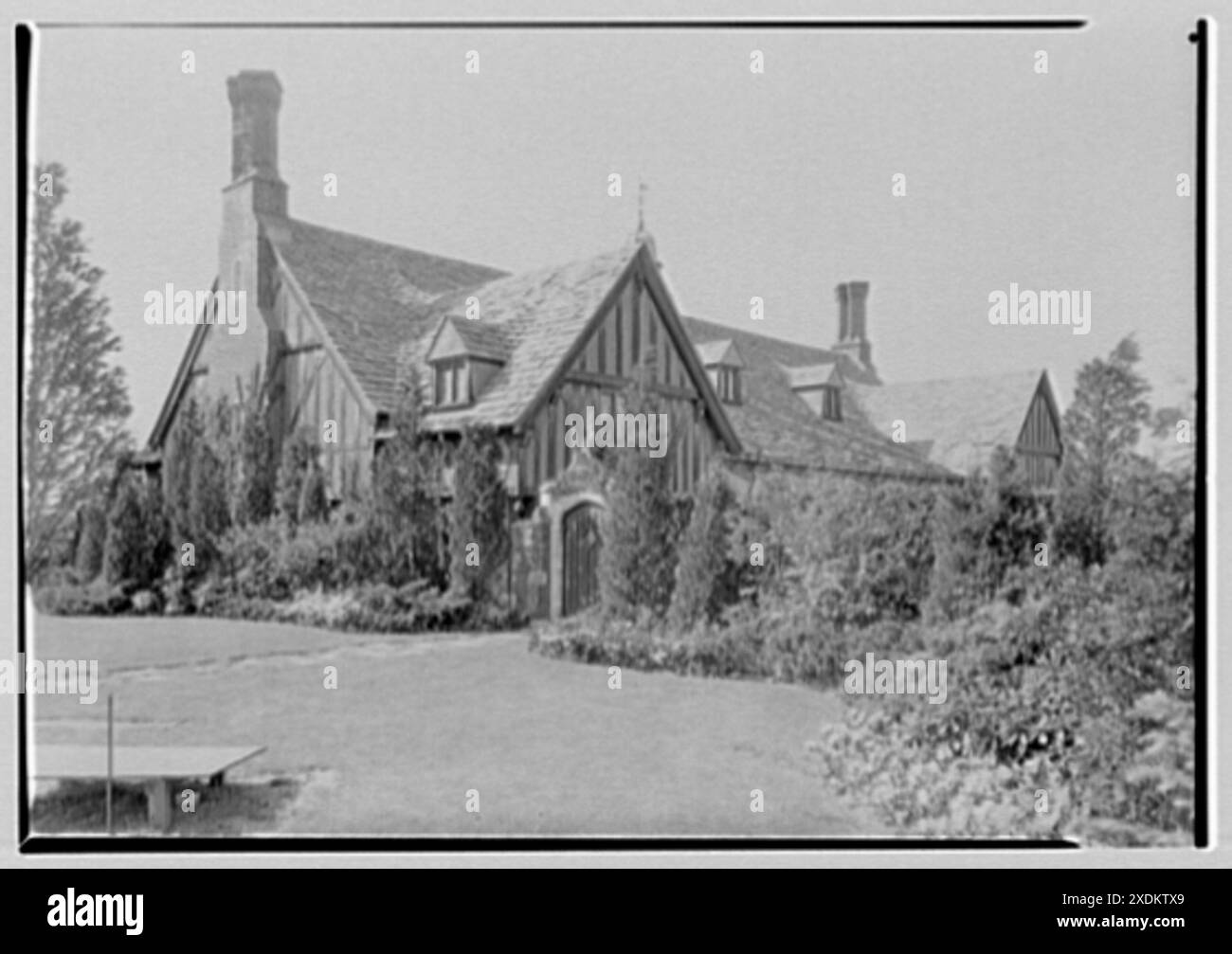 Robert Law, Jr., residence in Portchester, New York. Garden wall and ...