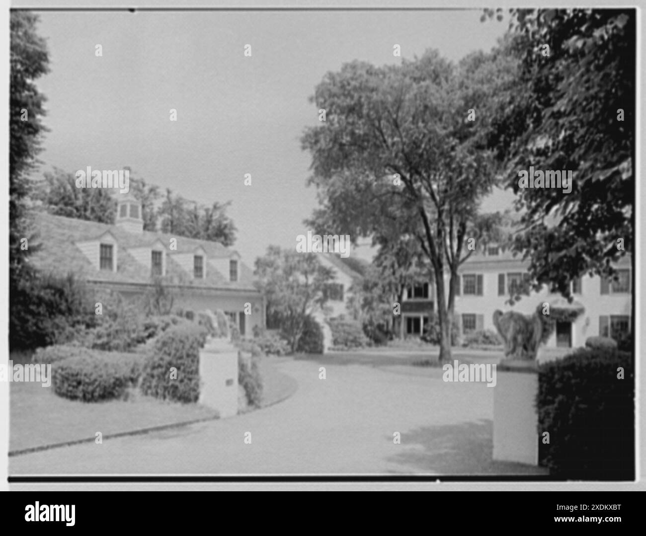 Mrs. George F. Ryan, Vaucluse, residence in Portsmouth, Rhode Island ...