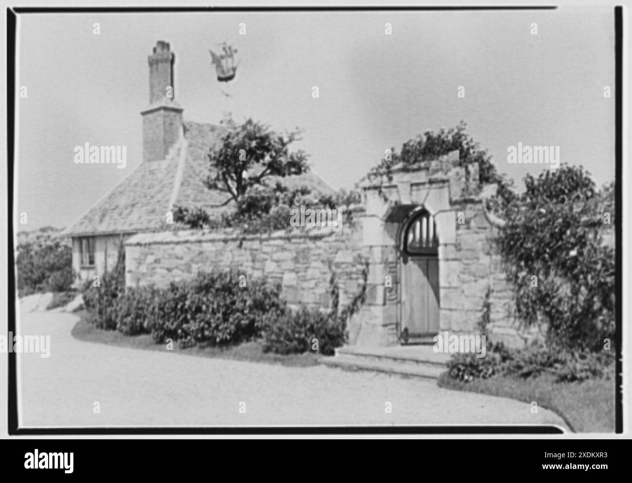 John Russell Pope, residence in Newport, Rhode Island. Garden door and ...