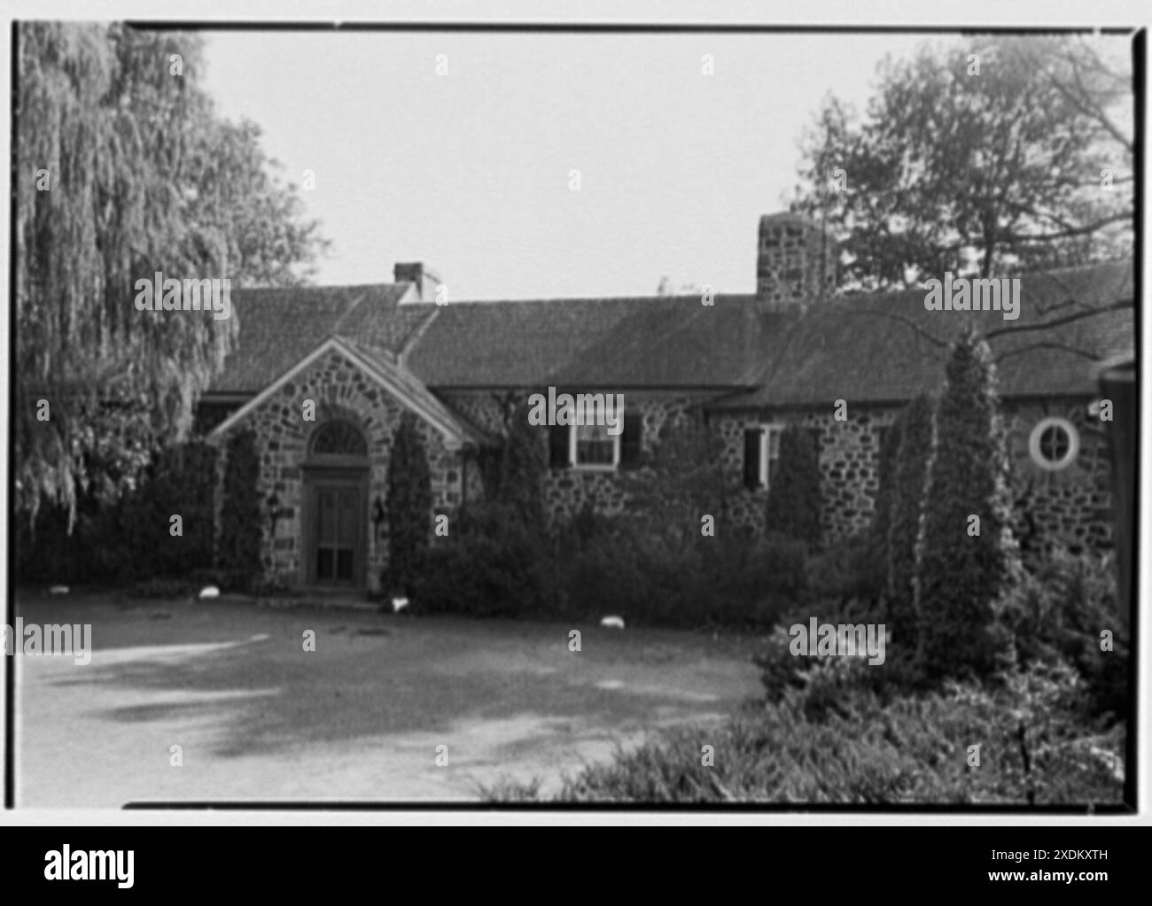 Mrs. Rodgers Denckla, residence in Edgemont, Pennsylvania. Entrance ...