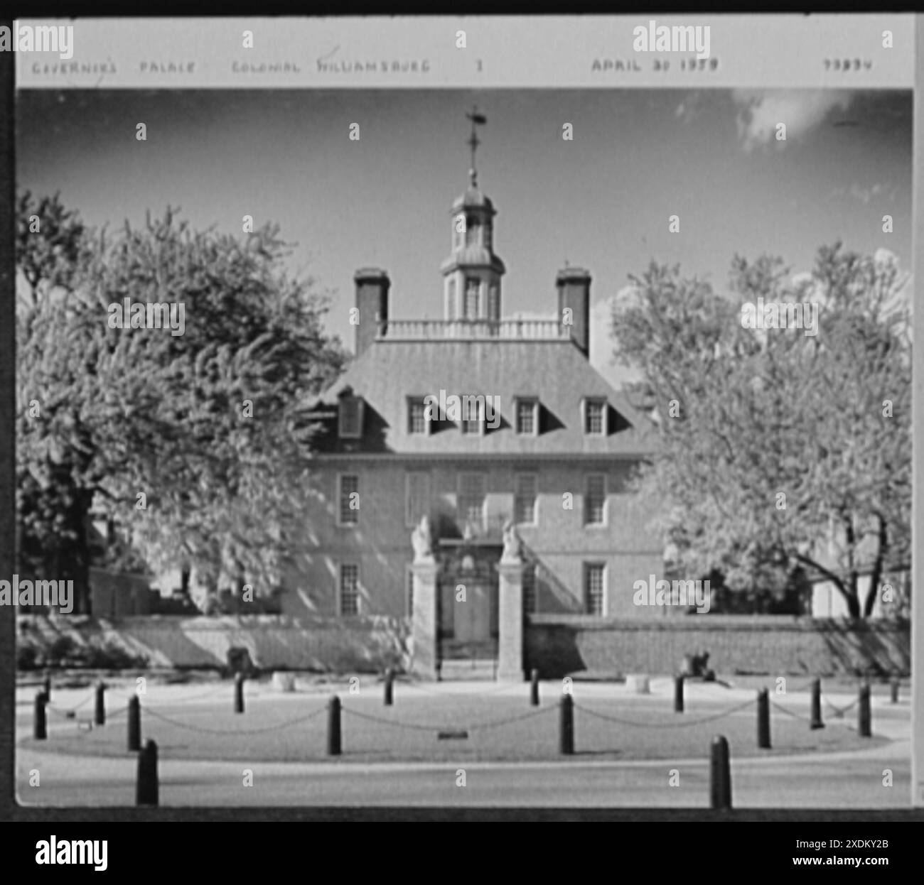 Pórtico colonial Black and White Stock Photos & Images - Alamy