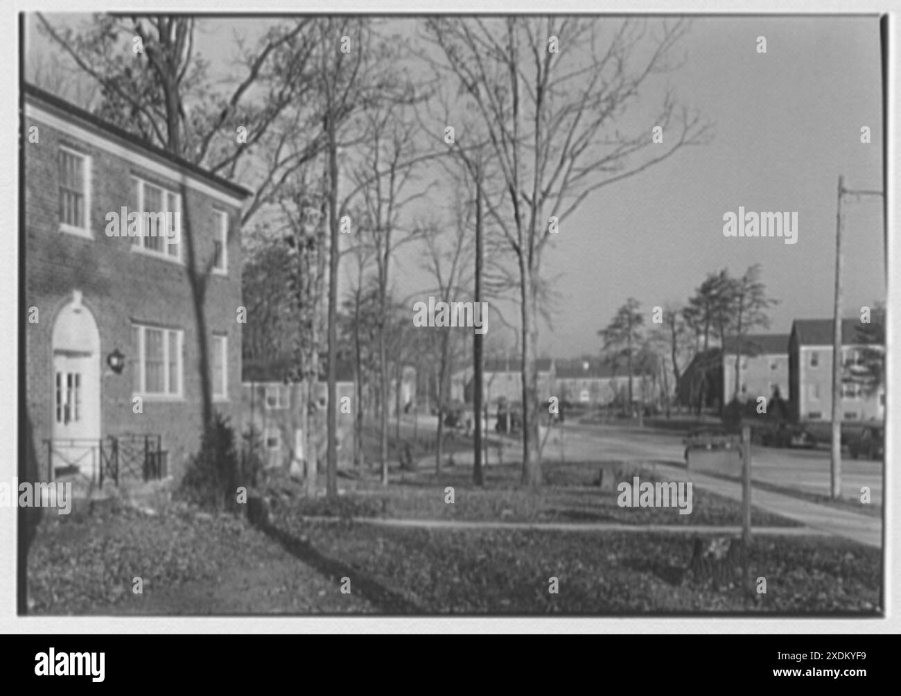 Barcroft Houses. Exterior III. Gottscho-Schleisner Collection Stock ...