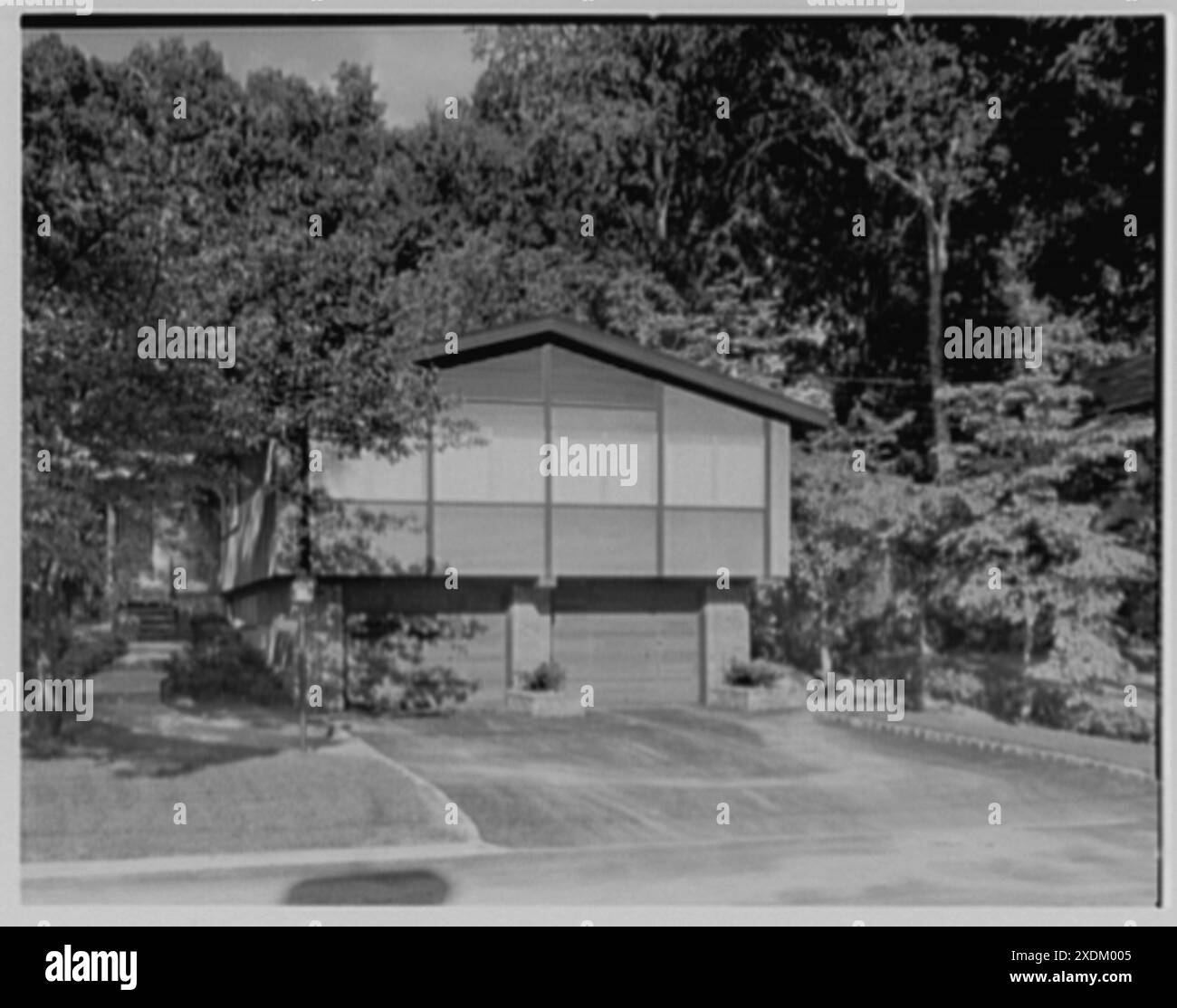 Joseph Albanese, residence. Entrance view. Gottscho-Schleisner ...
