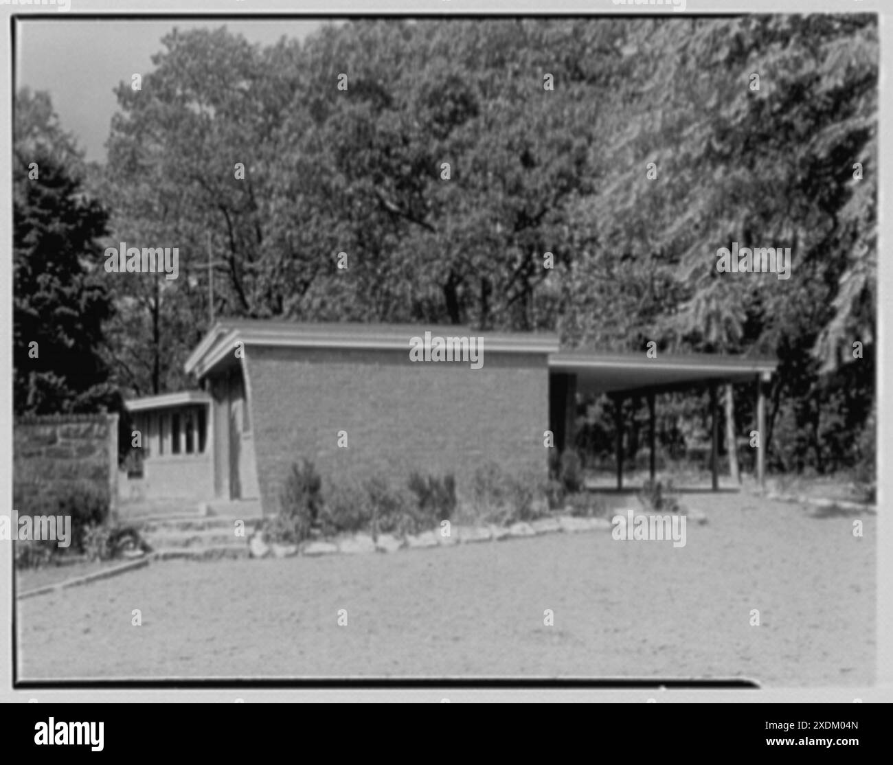 Mrs. Harold Stark, residence at Weaver Rd. and Dante St., Larchmont ...