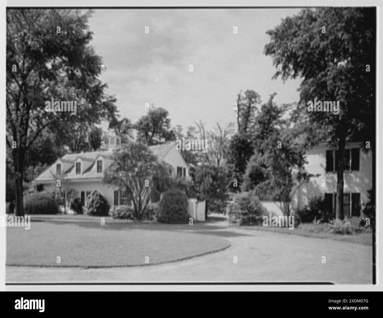 Mrs. George F. Ryan, Vaucluse, residence in Portsmouth, Rhode Island ...