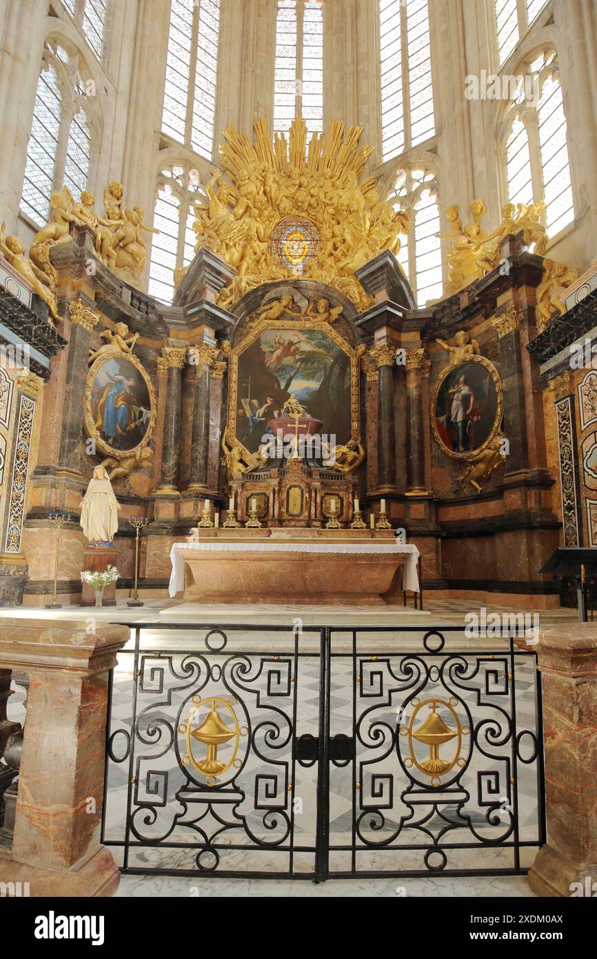 High altar with altar retable and painting in the Gothic church of Ste ...