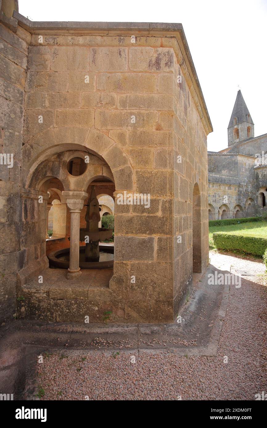Well house of the Romanesque abbey of Le Thoronet, well, inner ...