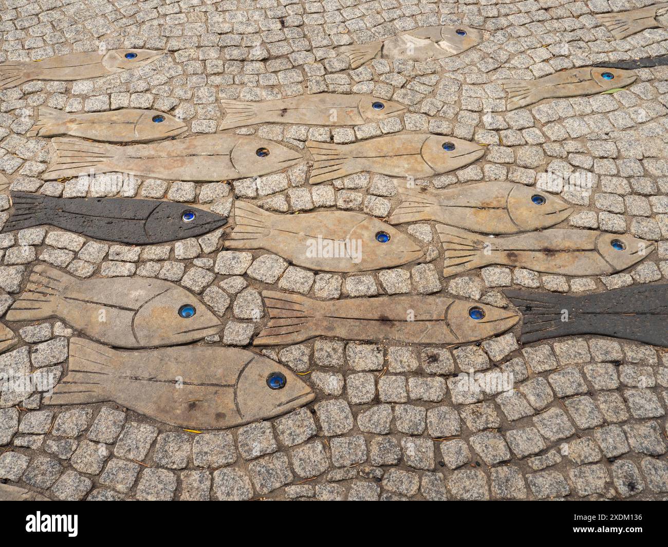 Mosaic fish art sculpture hi-res stock photography and images - Alamy