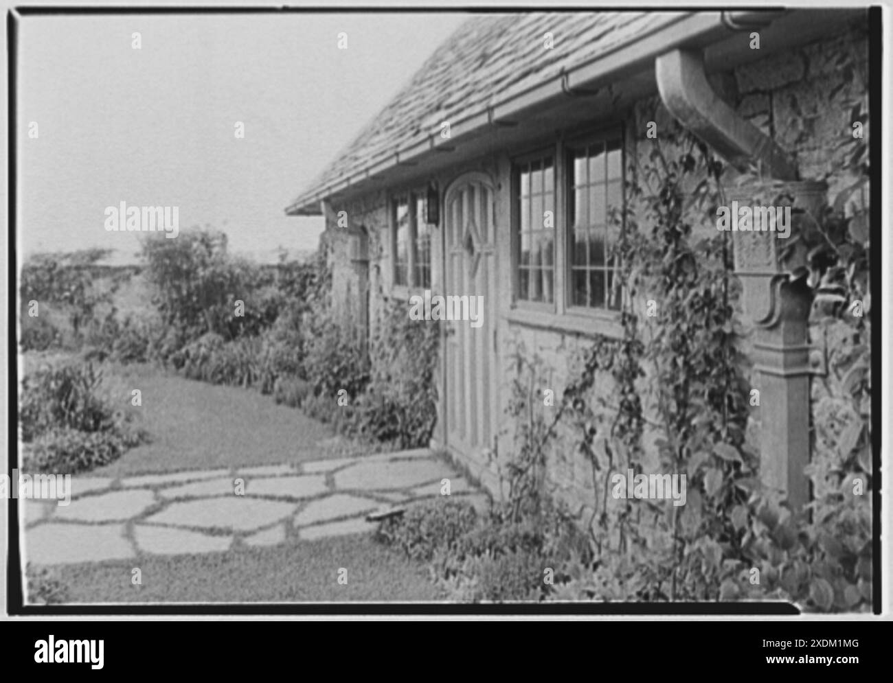 John Russell Pope, residence in Newport, Rhode Island. Close-up studio ...