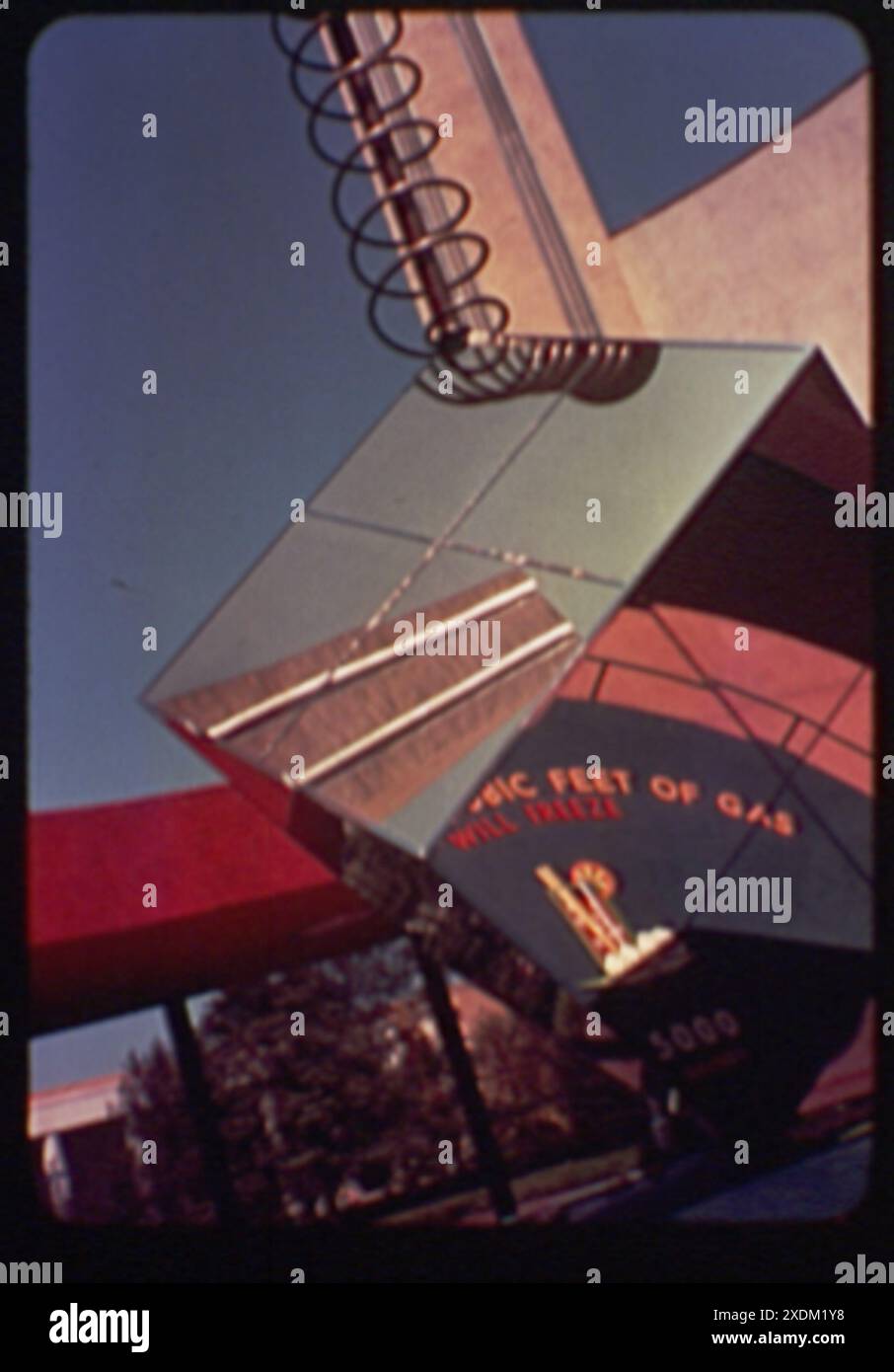 World's Fair. Reflective cube near Gas Exhibit. Gottscho-Schleisner ...