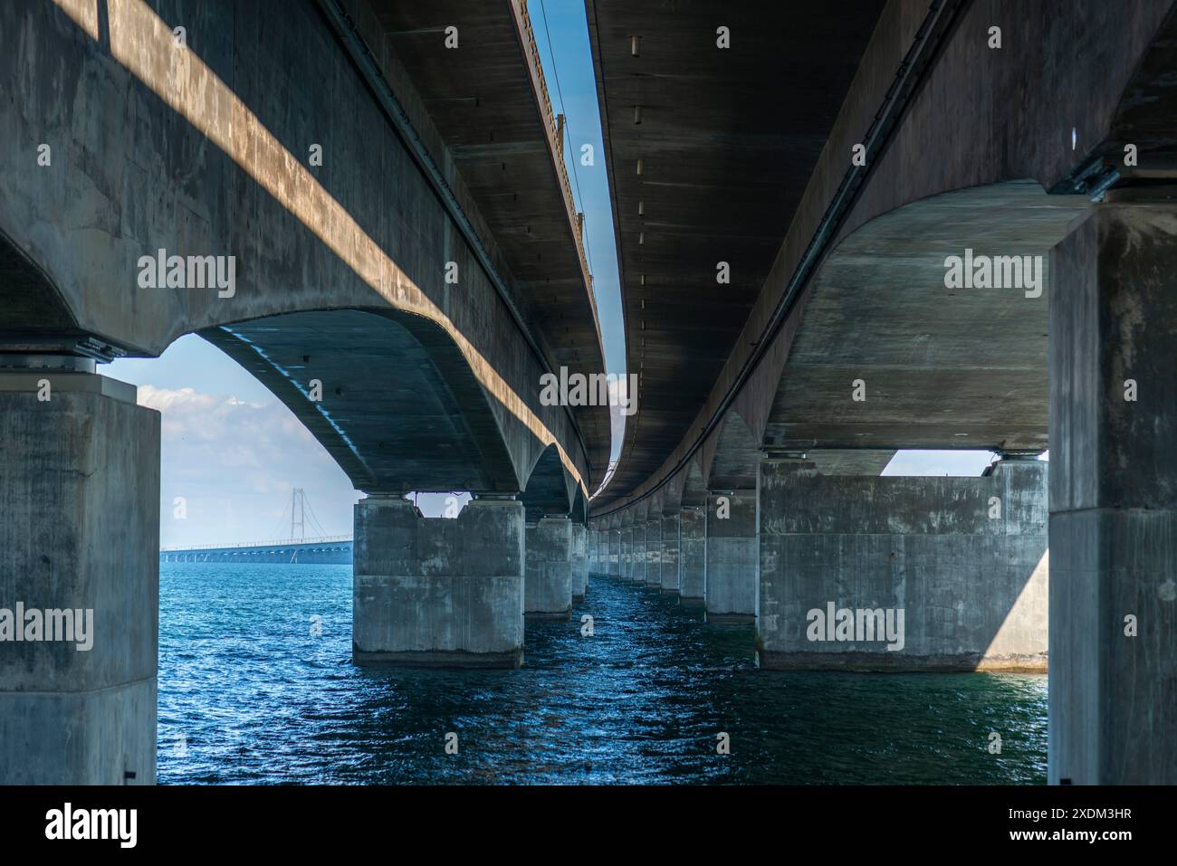 Storebaeltsbro Nyborg, Sund Bridge Fyn-Sjaelland, Fyn-Sealand, railway ...
